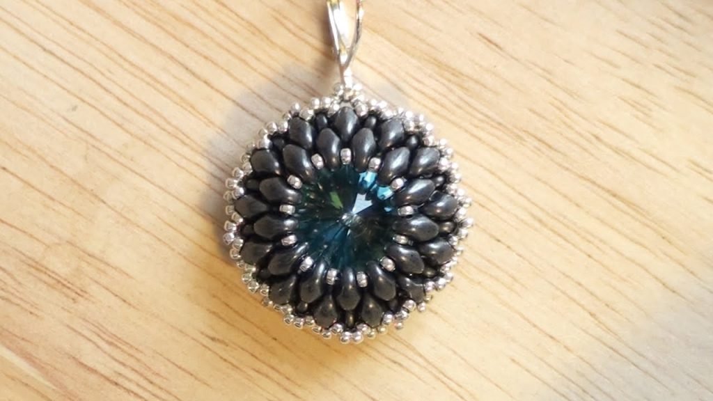 A Complete Guide To Rivoli Beads